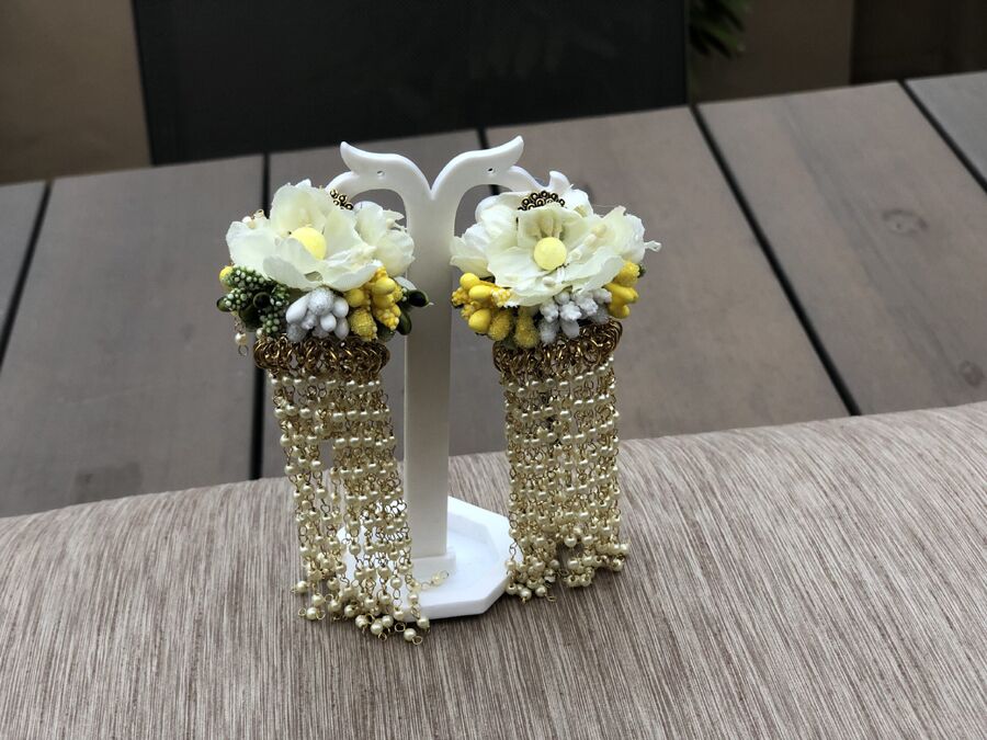 SINJARA WHITE FLORAL JEWELLERY SET - Flower Jewellery